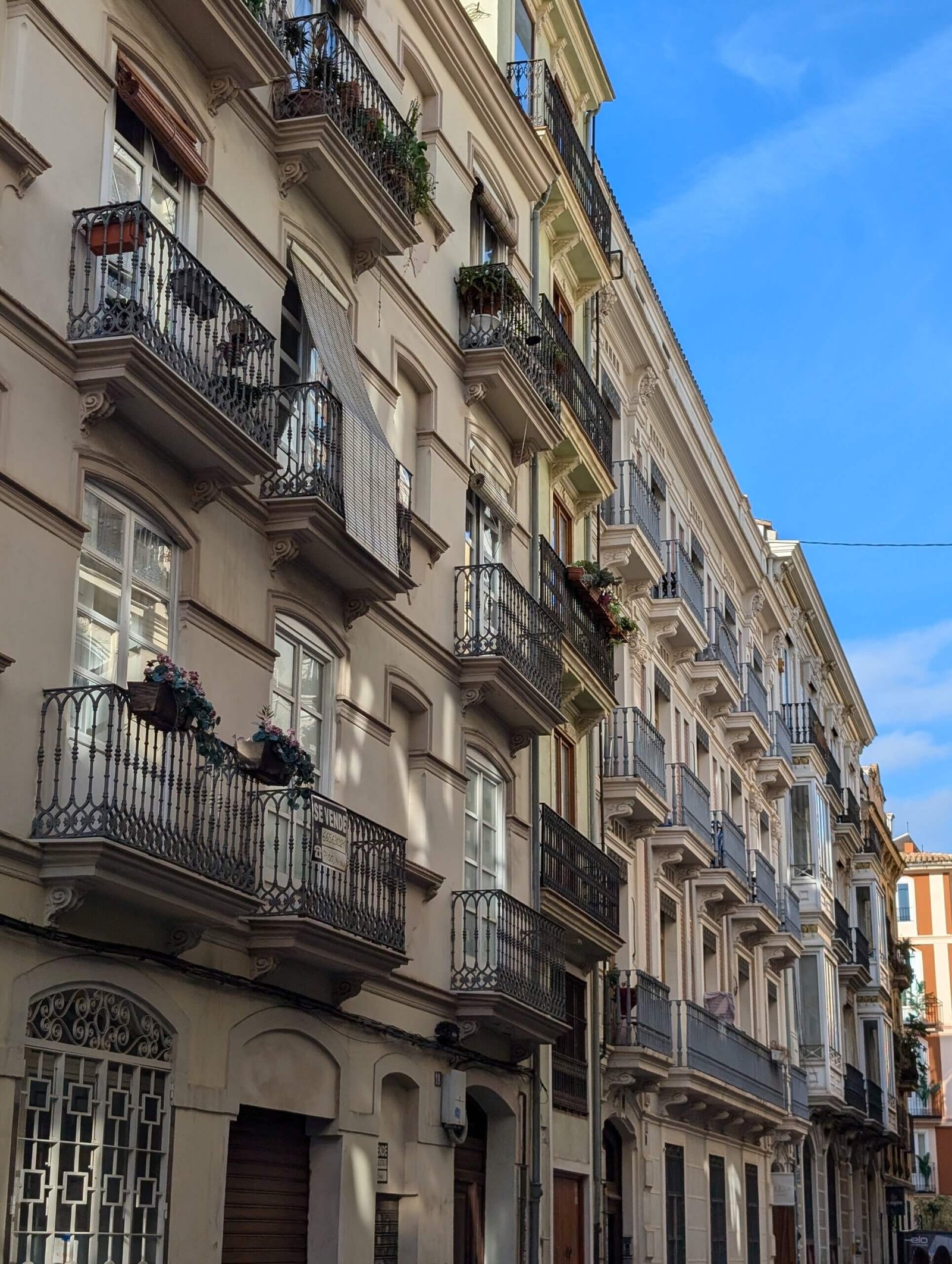 Valencia: Tips and Tricks to Travel Like a Local - Abroad in Valencia