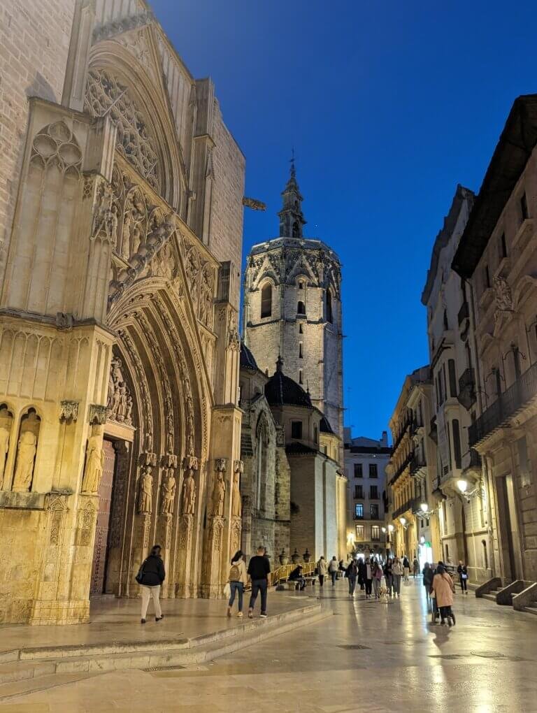 Valencia Weather: April — Top Travel Tips for Valencia in April ...