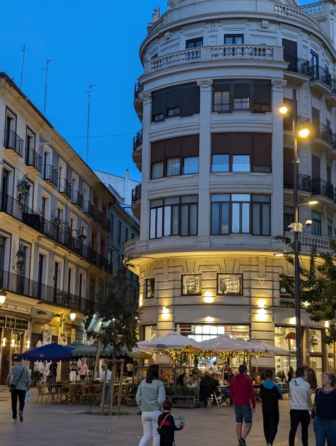 Tourist Traps in Valencia & How To Avoid Them - Abroad in Valencia